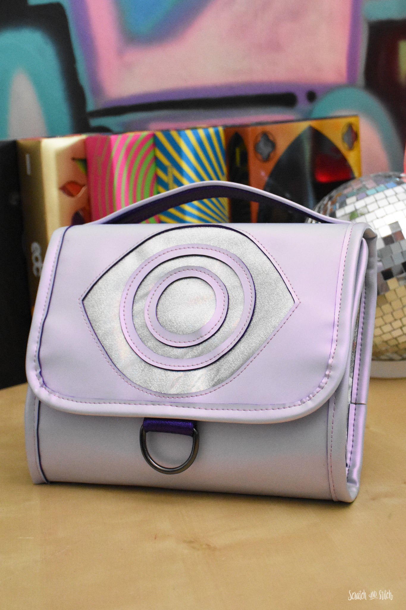 Tri-Fold Toiletry Bag Sewing Pattern + Videos – Scratch and Stitch