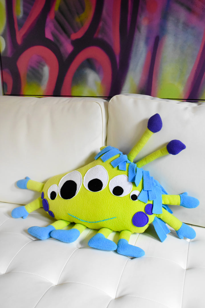 Moon Alien Plush – Scratch and Stitch